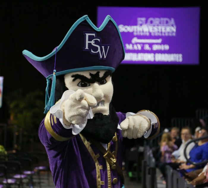 Bookstores and Dining Services - Florida SouthWestern State College